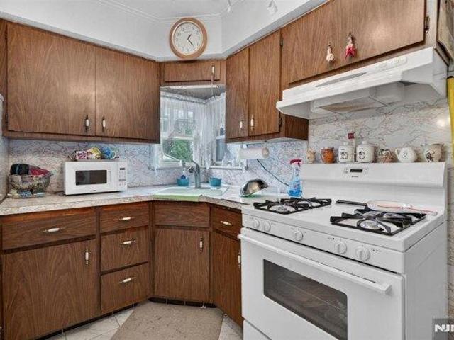 house with 4 bedroom, Bloomfield NJ ES105232016