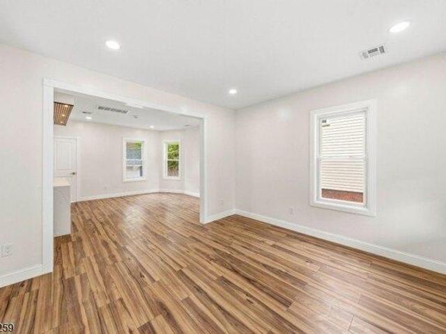 house with 4 bedroom, Bloomfield NJ ES103124497