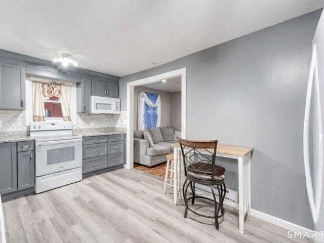 house with 4 bedroom, Bloomfield CT ES104567164