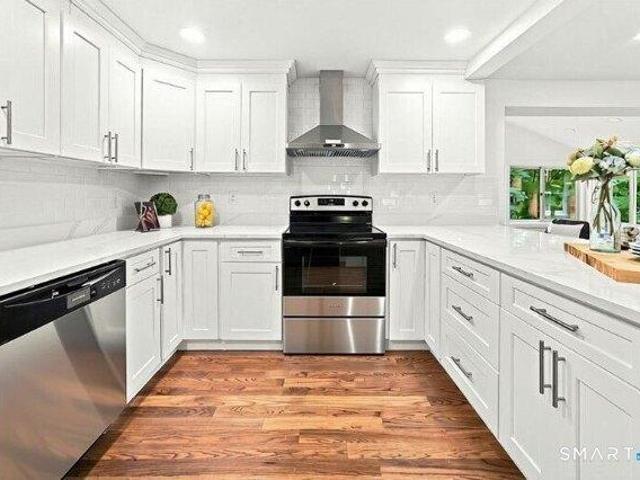 house with 4 bedroom, Bloomfield CT ES105156584