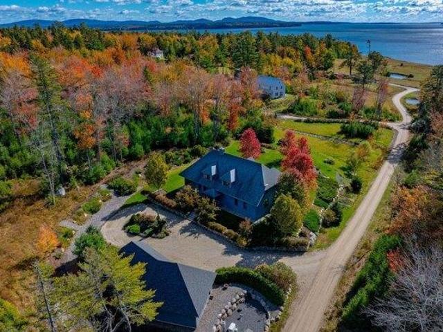 house with 4 bedroom, Blue Hill ME ES105109363