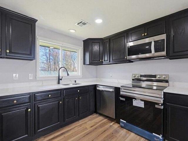 house with 4 bedroom, Brockton MA DLS101957170