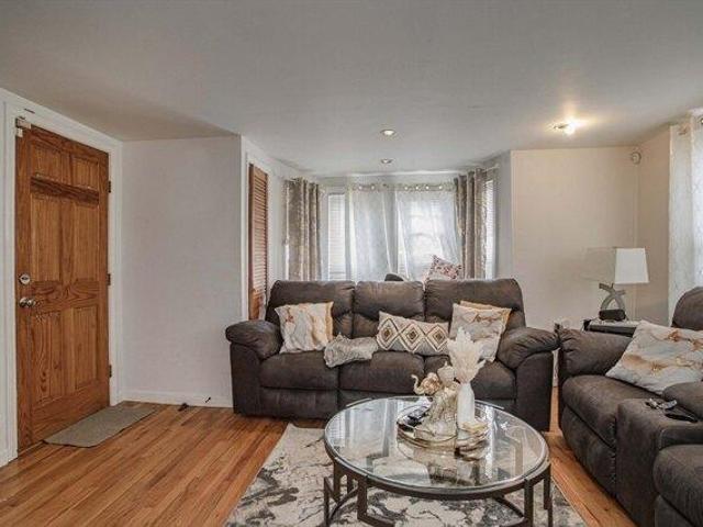 house with 4 bedroom, Brockton MA DLS102799605