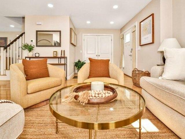 house with 4 bedroom, Brockton MA DS104266640