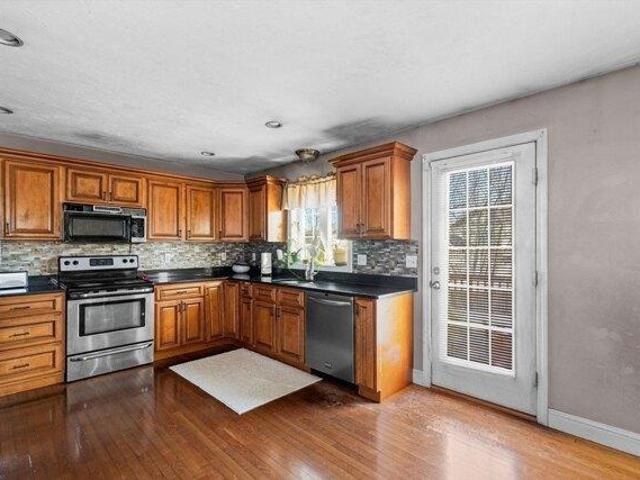 house with 4 bedroom, Brockton MA ES103163460