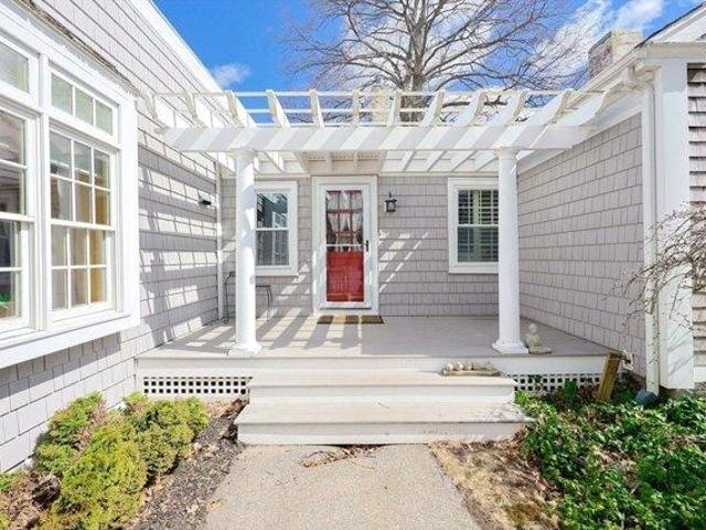 house with 4 bedroom, Brockton MA ES103126927