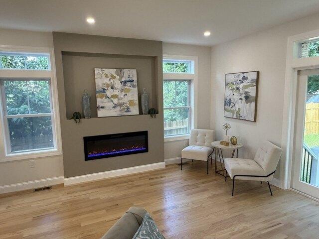 house with 4 bedroom, Brockton MA ES103808508