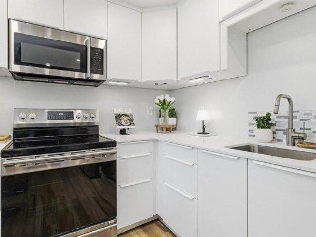 house with 4 bedroom, Brockton MA ES104788951