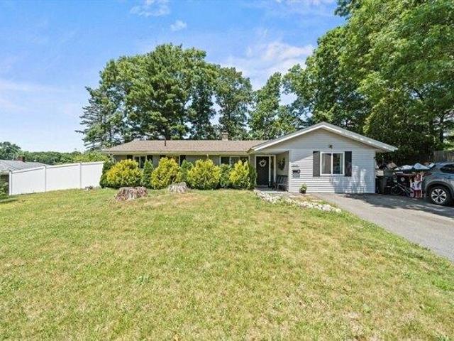 house with 4 bedroom, Brockton MA ES104789344