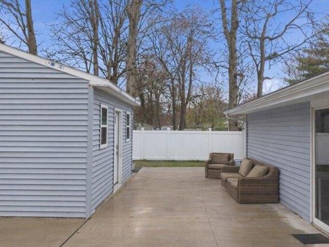 house with 4 bedroom, Brockton MA ES104790127