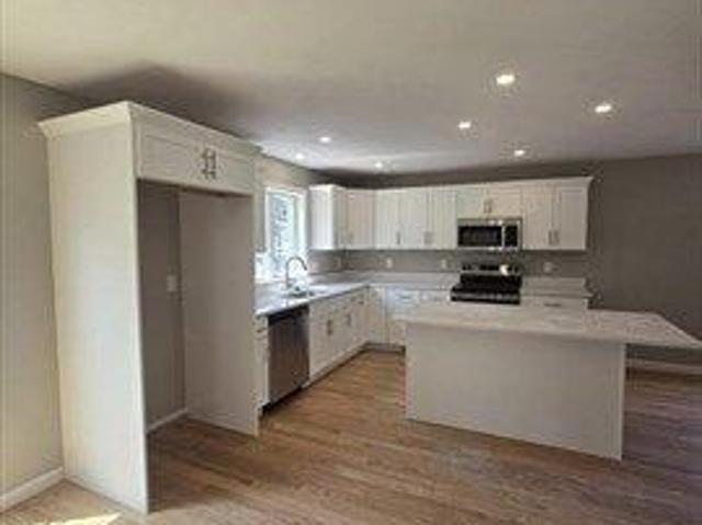 house with 4 bedroom, Brockton MA ES104809695