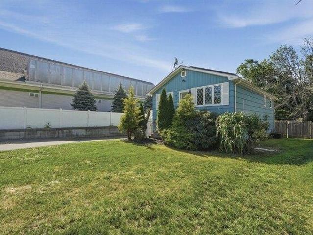 house with 4 bedroom, Brockton MA ES105060747