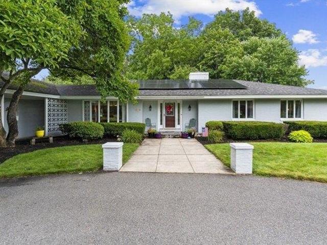 house with 4 bedroom, Brockton MA ES105095451