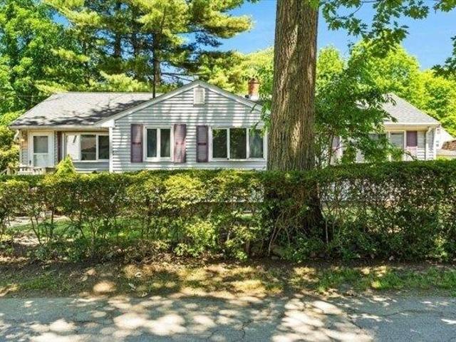 house with 4 bedroom, Brockton MA ES105109573