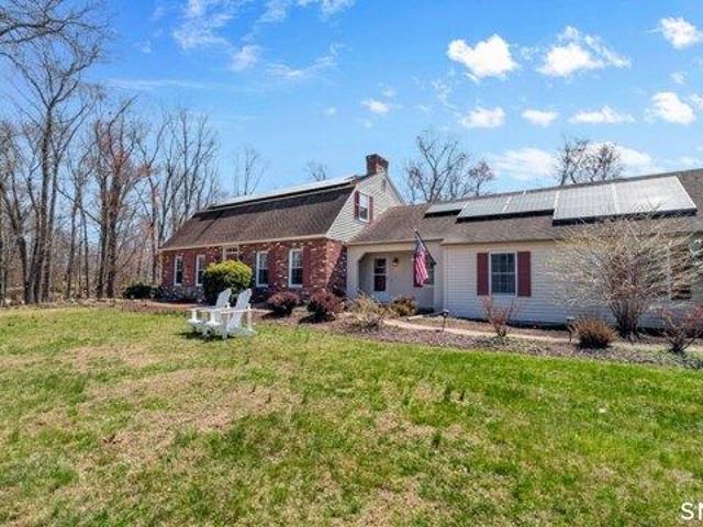 house with 4 bedroom, Brookfield CT DLS102217578