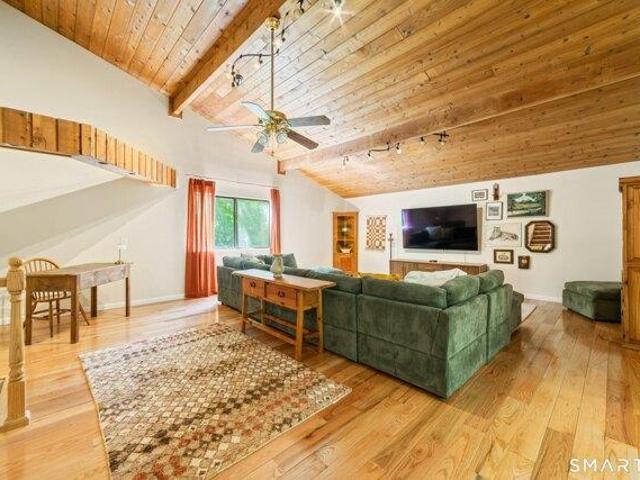 house with 4 bedroom, Brookfield CT ES104149503