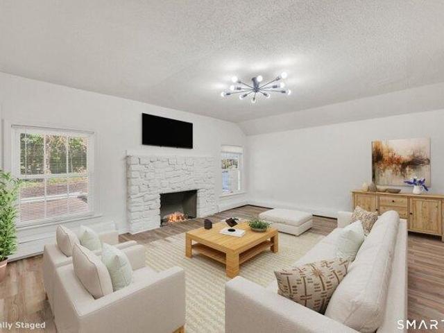 house with 4 bedroom, Brookfield CT ES104512750