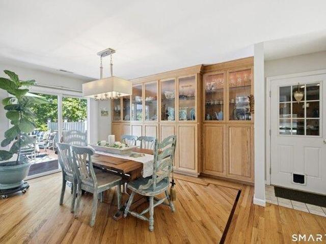 house with 4 bedroom, Brookfield CT ES105207849