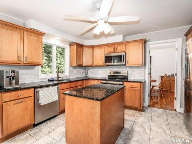 house with 4 bedroom, Brookfield CT ES103619695