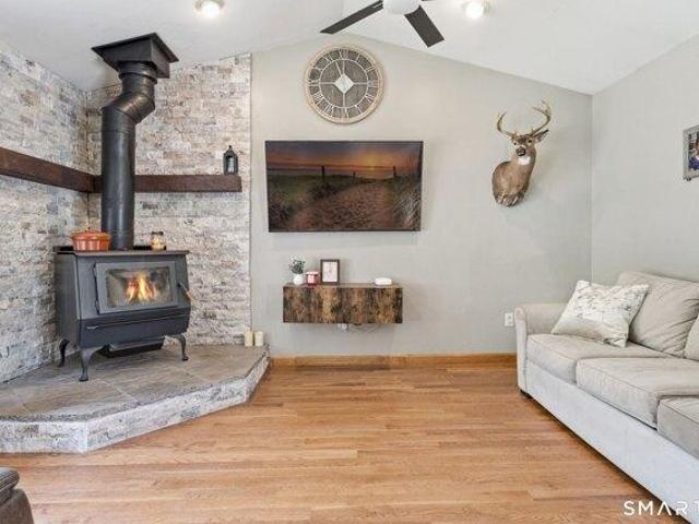 house with 4 bedroom, Brooklyn CT ES104074810
