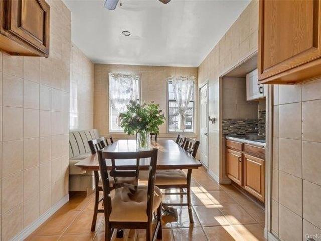 house with 4 bedroom, Brooklyn NY DLS102563489