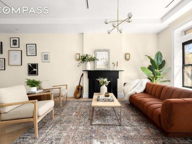 house with 4 bedroom, Brooklyn NY DS101781752