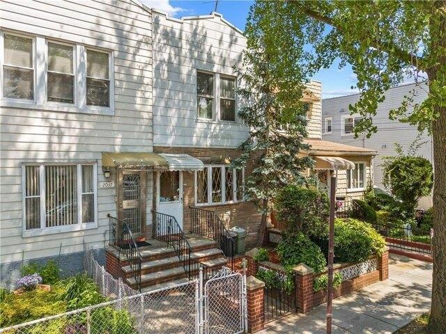 house with 4 bedroom, Brooklyn NY DS101801445