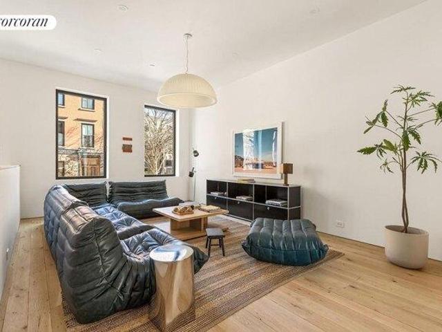 house with 4 bedroom, Brooklyn NY DS102283264