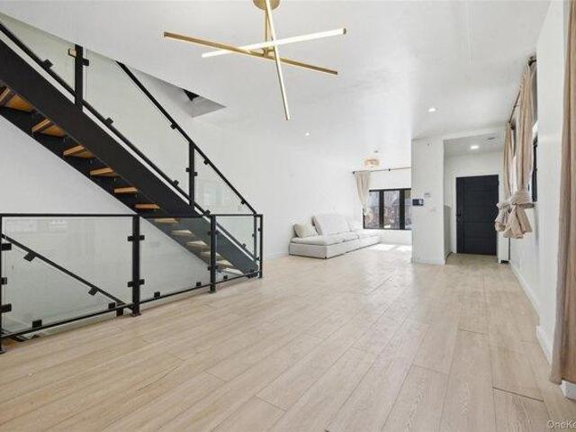 house with 4 bedroom, Brooklyn NY ES103604649