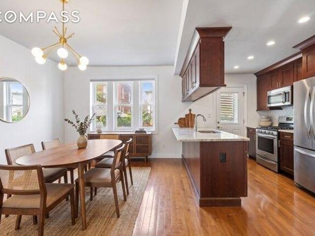 house with 4 bedroom, Brooklyn NY ES103627651