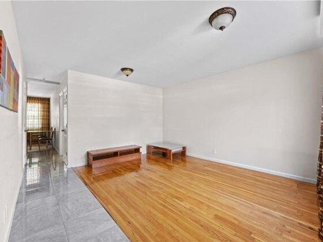house with 4 bedroom, Brooklyn NY ES104898372