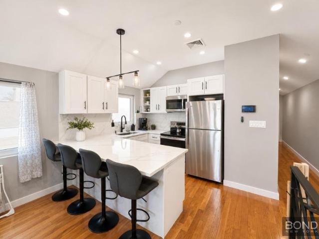 house with 4 bedroom, BROOKLYN NY ES104978362