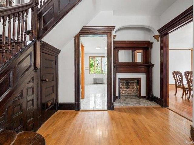 house with 4 bedroom, Brooklyn NY ES104904600