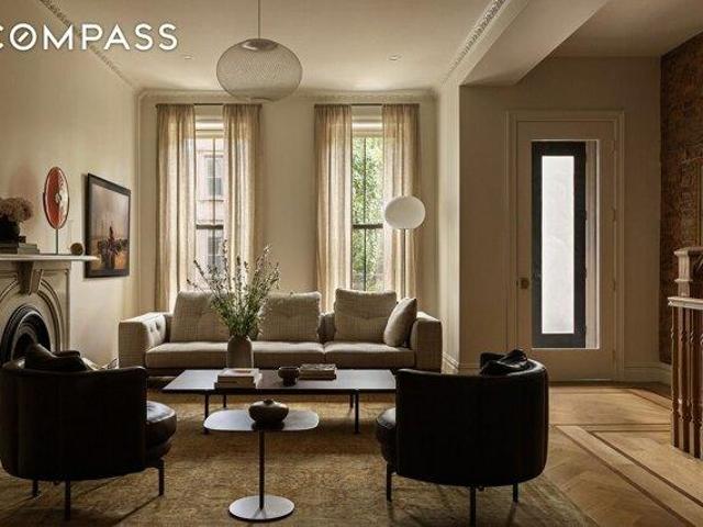 house with 4 bedroom, Brooklyn NY ES104907734