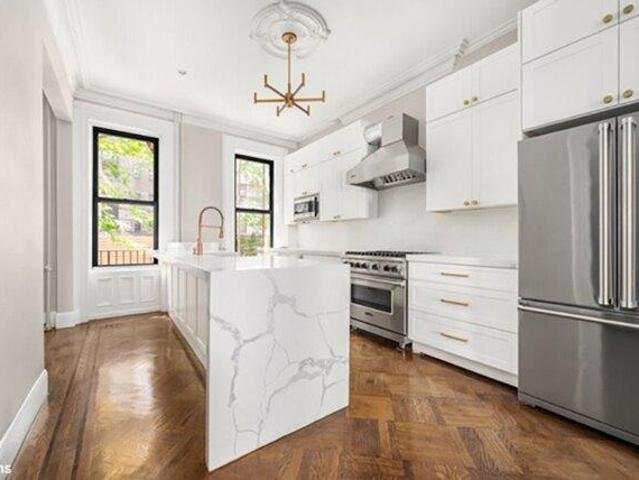 house with 4 bedroom, Brooklyn NY ES104922199