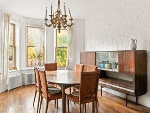 house with 4 bedroom, Brooklyn NY ES105204819