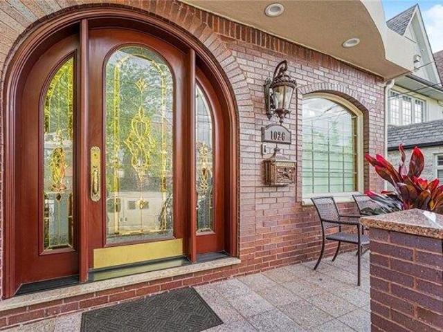 house with 4 bedroom, Brooklyn NY ES105205241