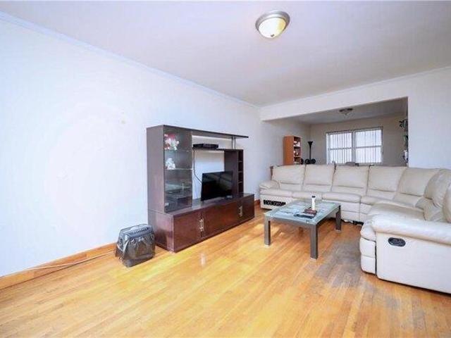 house with 4 bedroom, Brooklyn NY ES105206141
