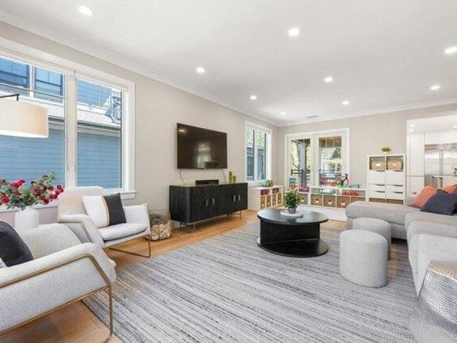 house with 4 bedroom, Brookline MA DS104299596