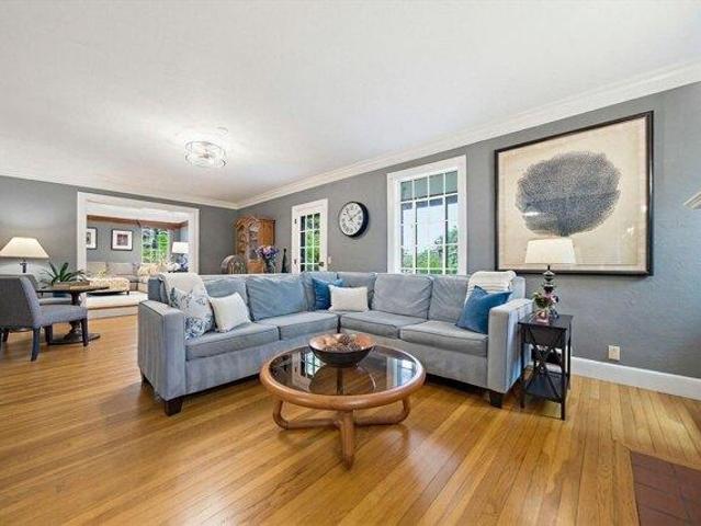 house with 4 bedroom, Brookline MA ES103020583