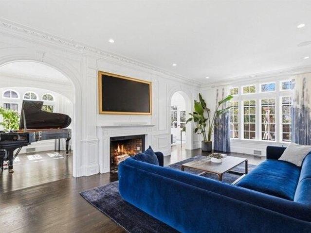 house with 4 bedroom, Brookline MA ES103222059