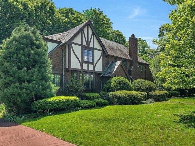 house with 4 bedroom, Brookline MA ES104808725