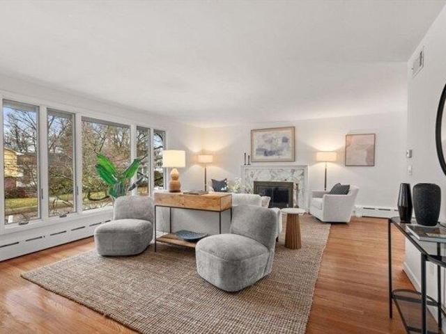 house with 4 bedroom, Brookline MA ES104810894