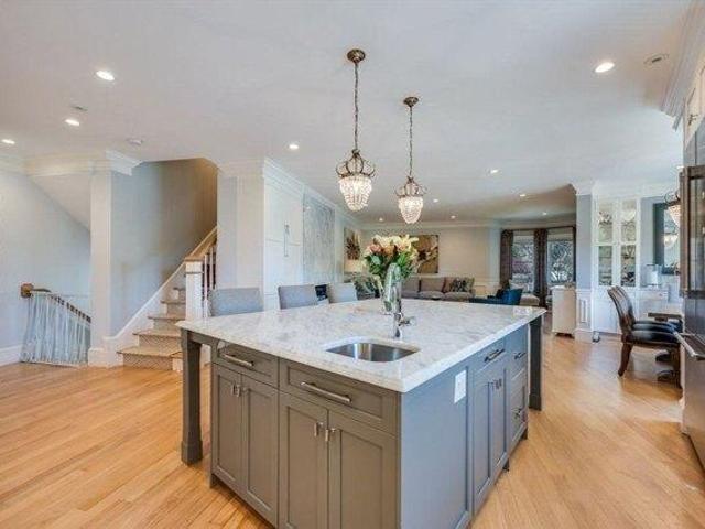 house with 4 bedroom, Brookline MA ES104850142