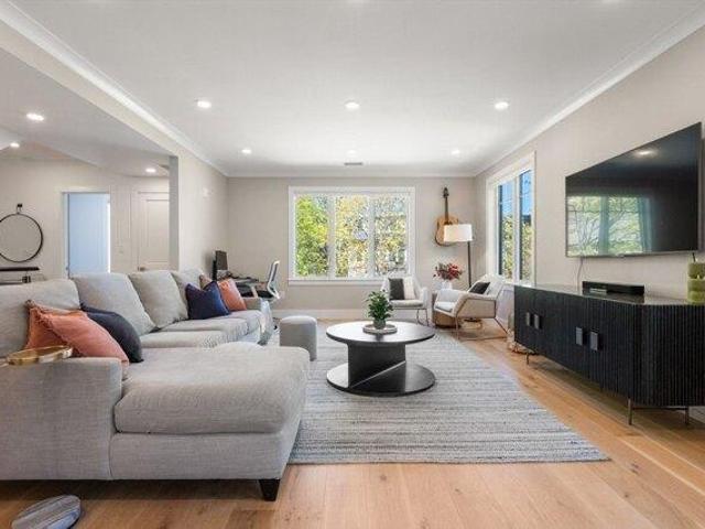 house with 4 bedroom, Brookline MA ES104299596