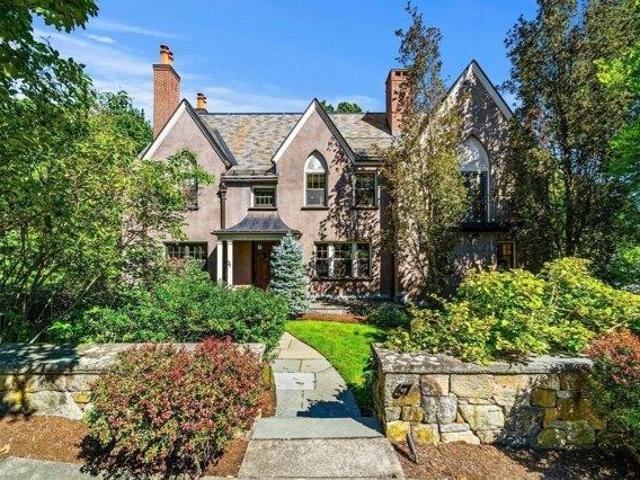 house with 4 bedroom, Brookline MA ES105417895