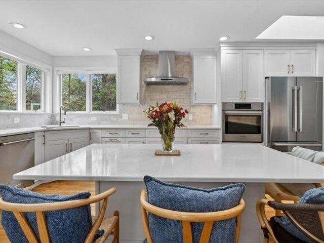 house with 4 bedroom, Brookline MA ES105114982
