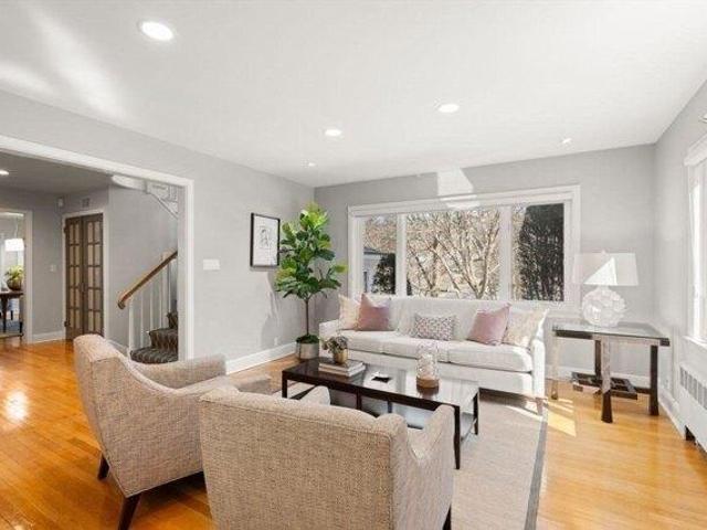 house with 4 bedroom, Brookline MA ES105122859