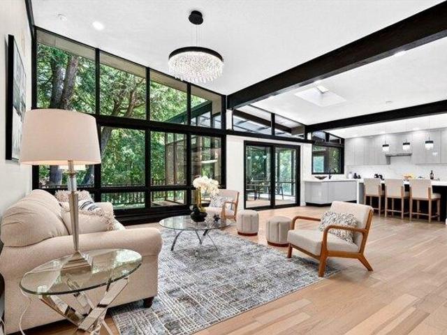 house with 4 bedroom, Brookline MA ES105124908