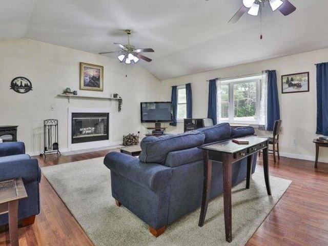 house with 4 bedroom, Brookline NH ES105108800